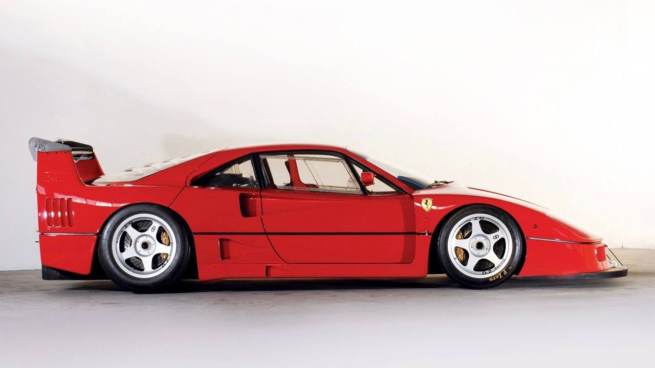 Ferrari F40 - LUXURY GIRL
